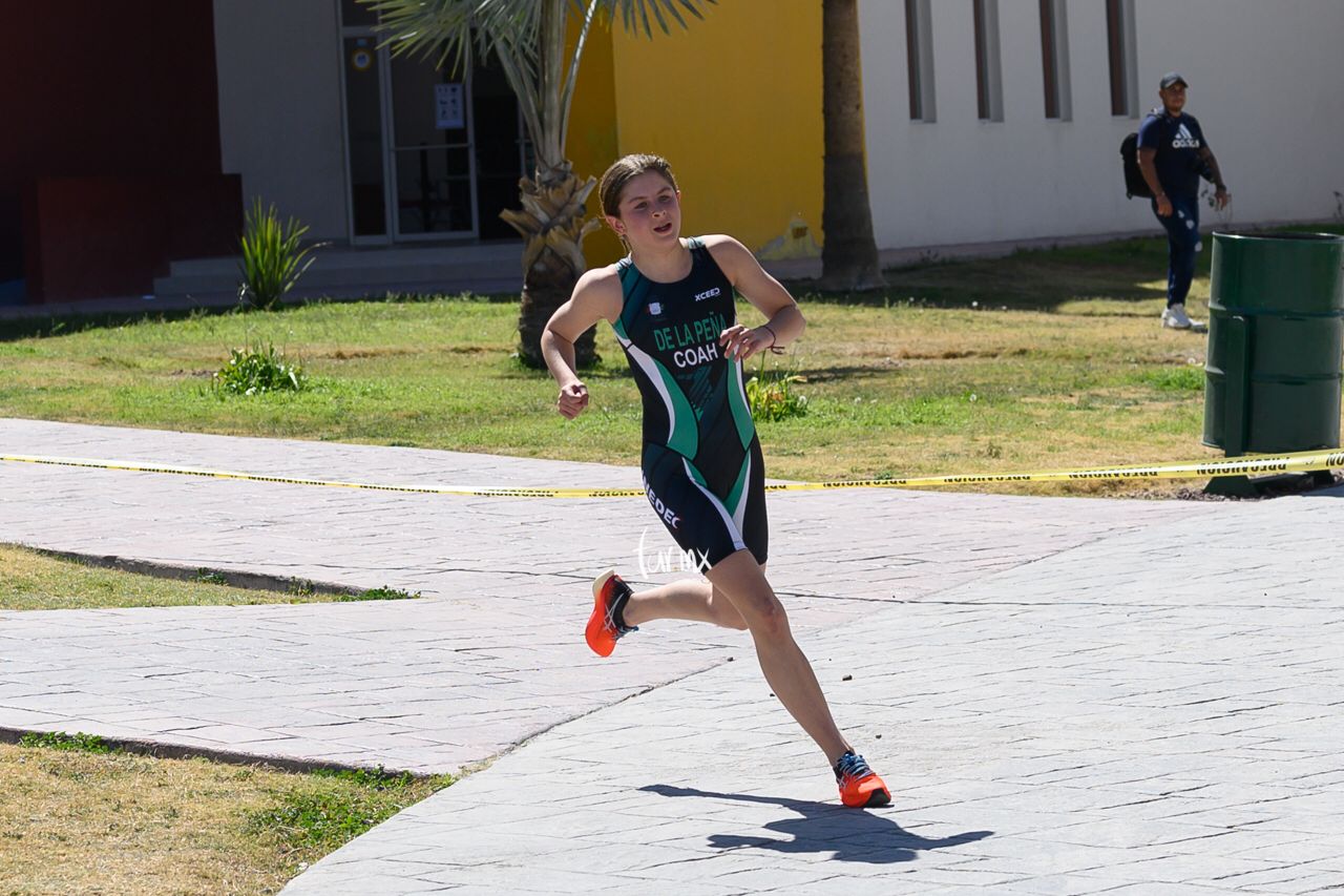 Destaca Jimena de la Peña en campeonato de Triatlón en Florida